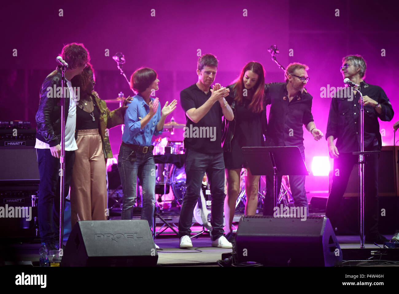 Noel thomas david gallagher hi-res stock photography and images - Alamy