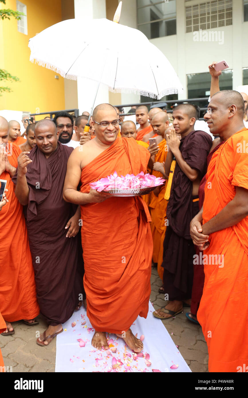 Galagoda atte gnanasara hi-res stock photography and images - Alamy