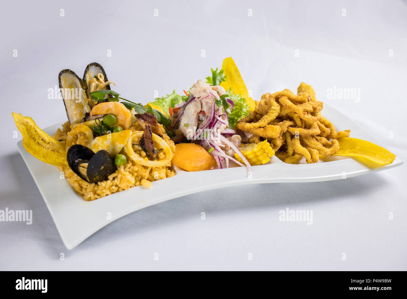 comida peruana: Arroz con mariscos peruvian food Stock Photo - Alamy