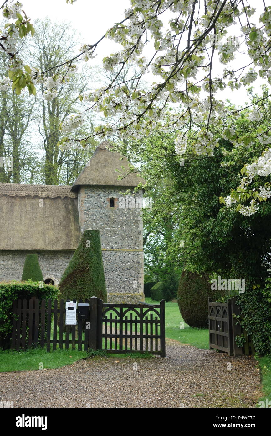 Suffolk village church hi-res stock photography and images - Alamy