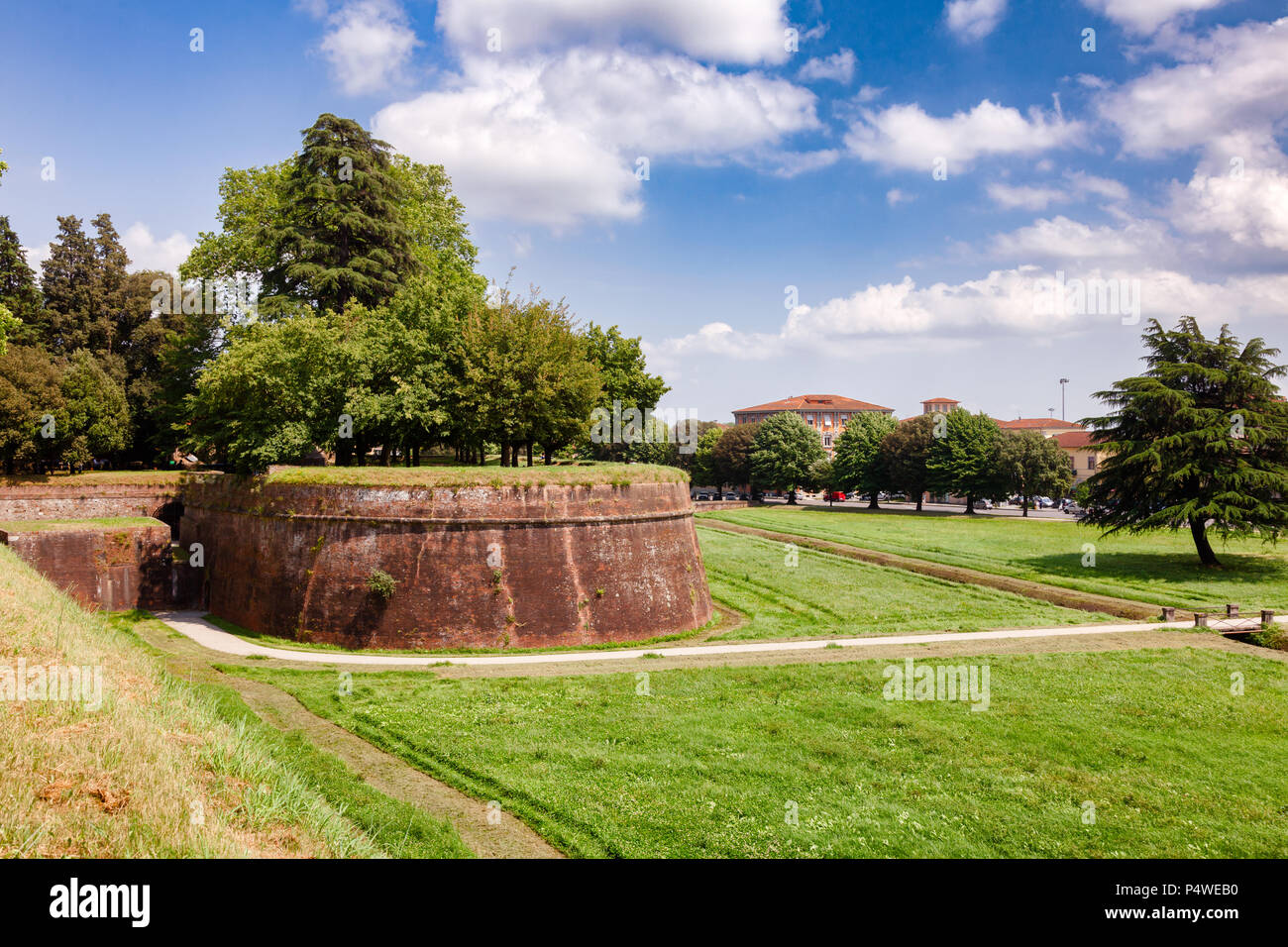 Lucca city walls hi-res stock photography and images - Alamy