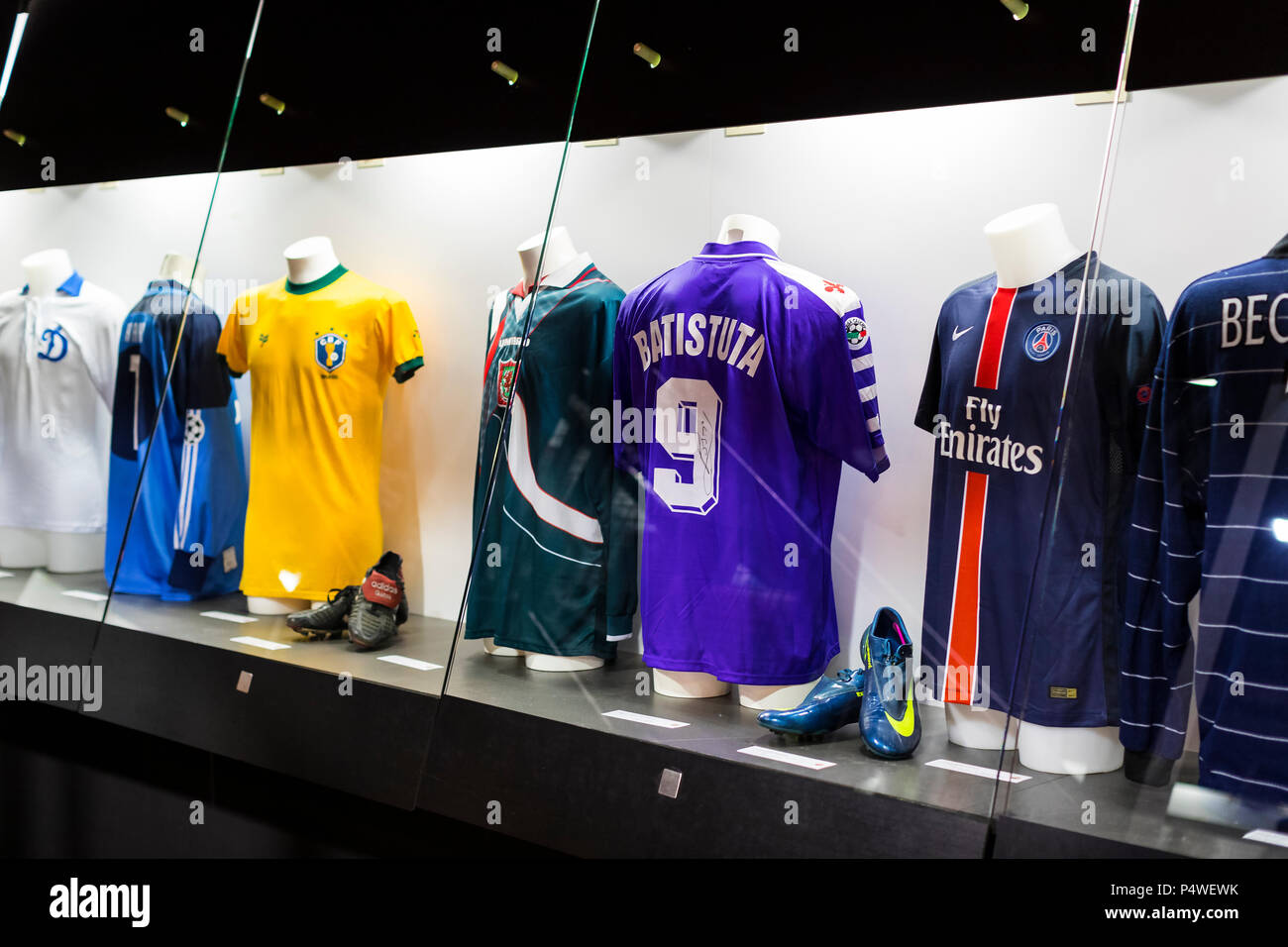 Trophy milan club world cup hi-res stock photography and images - Alamy