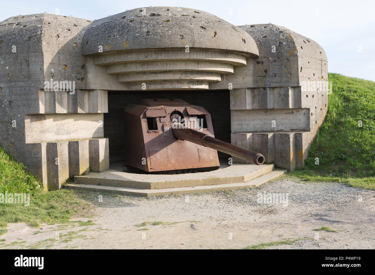 Destroyed sherman tank hi-res stock photography and images - Alamy
