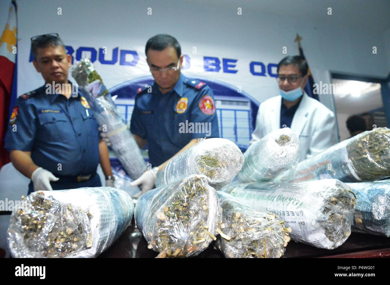Suspects apprehended hi-res stock photography and images - Alamy