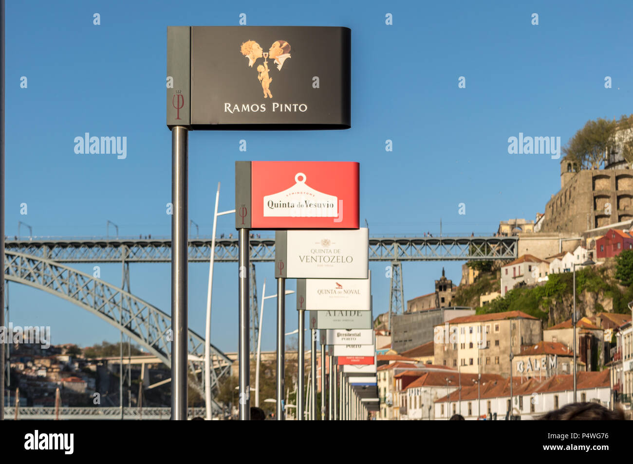 Signs for tourism hi-res stock photography and images - Alamy