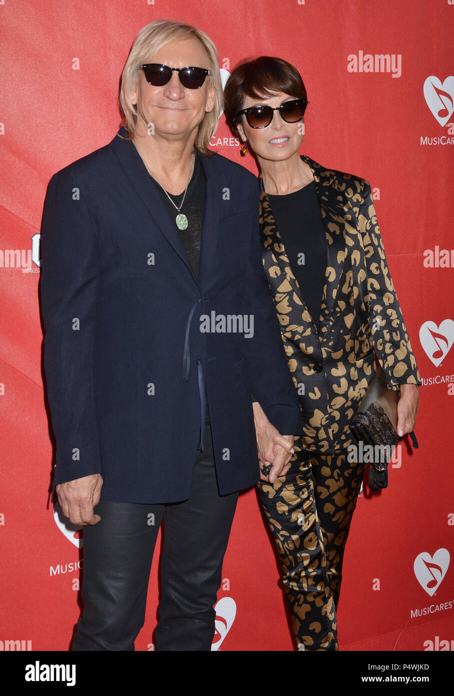 Joe Walsh, Marjorie Bach 154 at the 10th Musicares Benefit Concert at ...