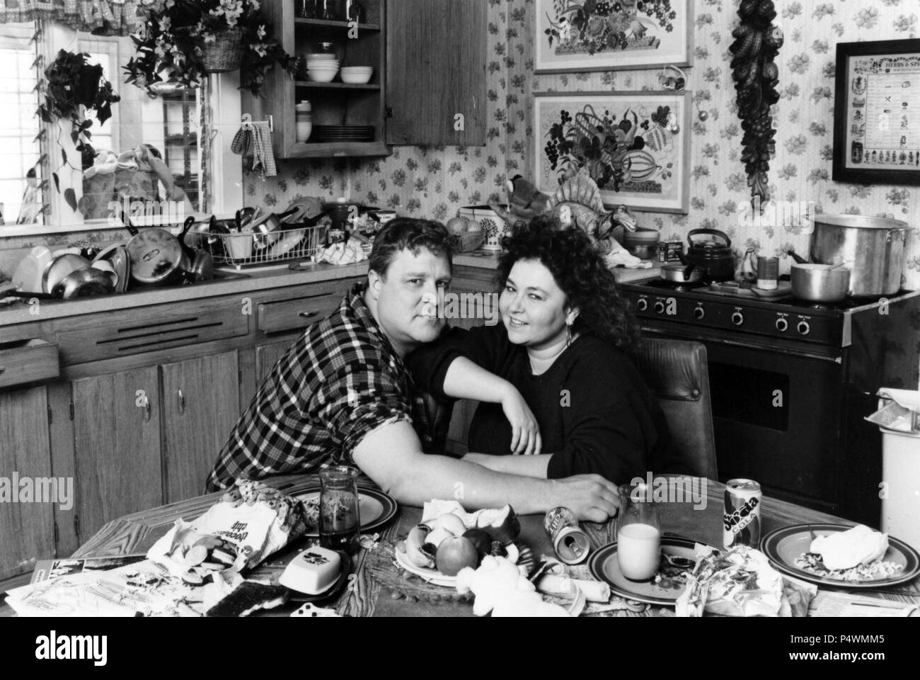 John goodman roseanne barr hi-res stock photography and images - Alamy