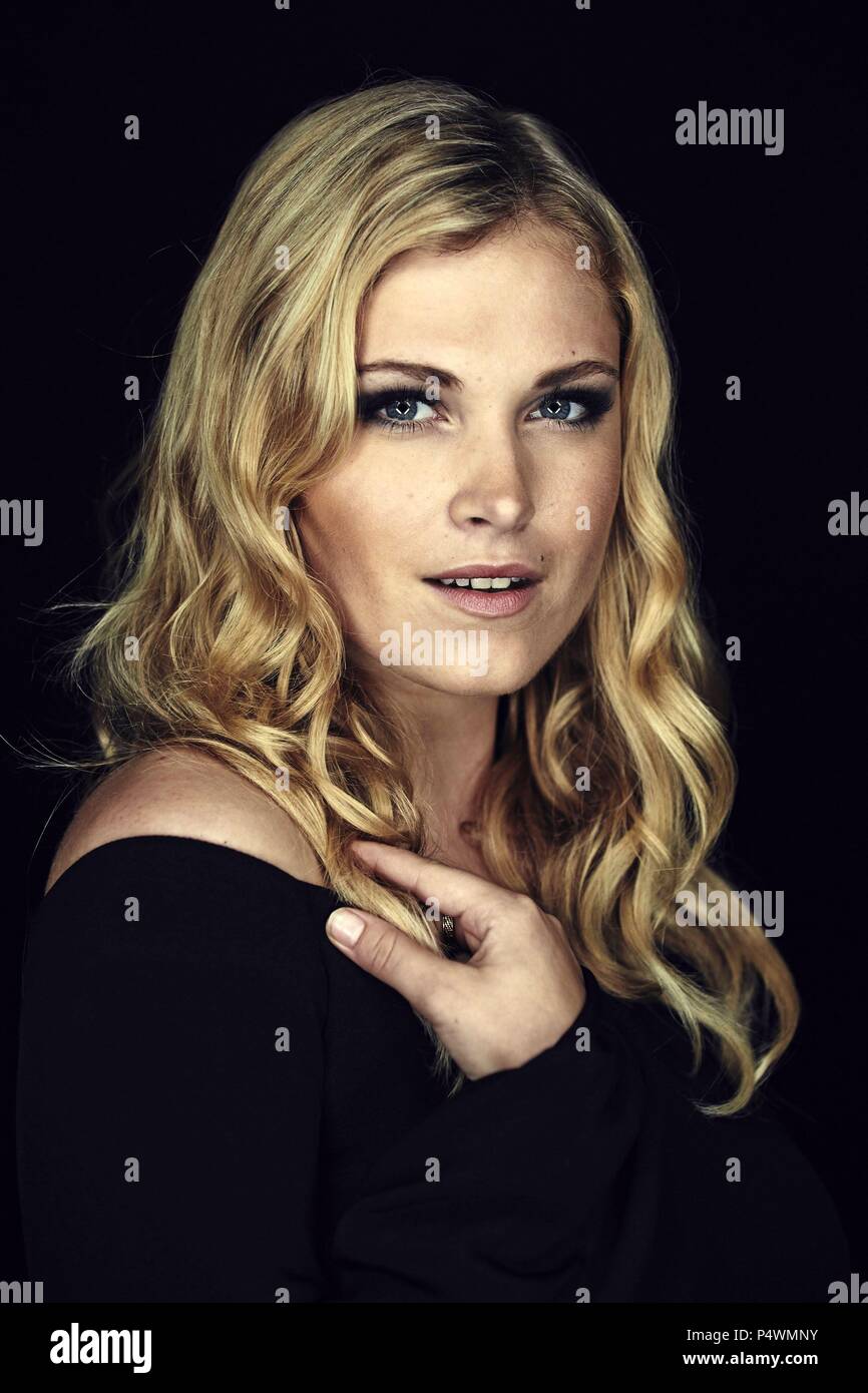 The 100 eliza hi-res stock photography and images - Alamy