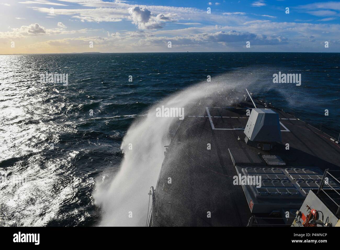 Uss bainbridge hi-res stock photography and images - Alamy