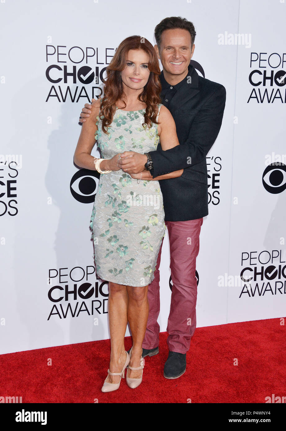 Roma downey and husband mark burnett hi-res stock photography and images - Alamy