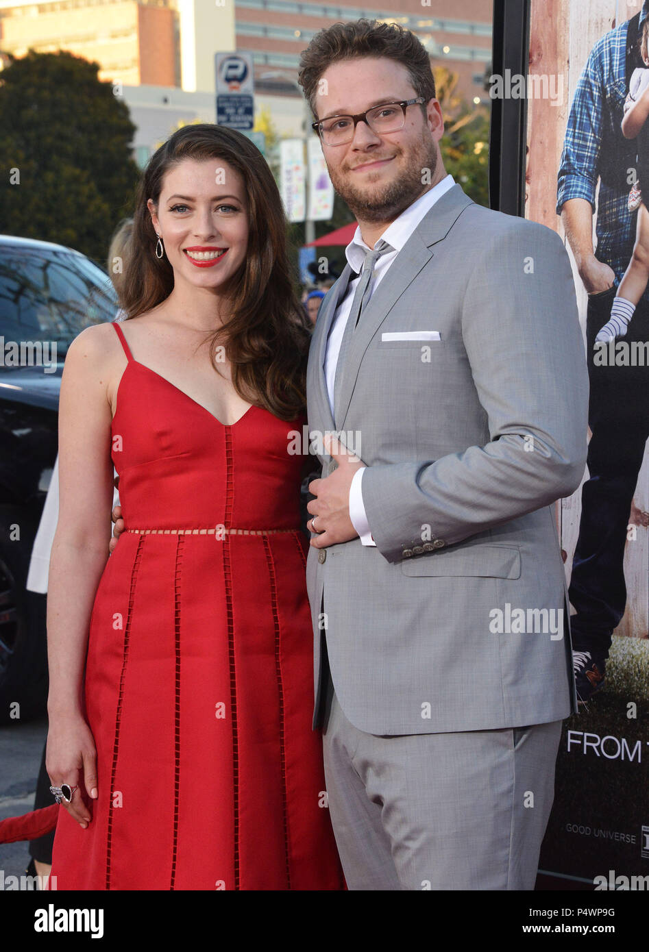 Seth Rogen Neighbors Pizza