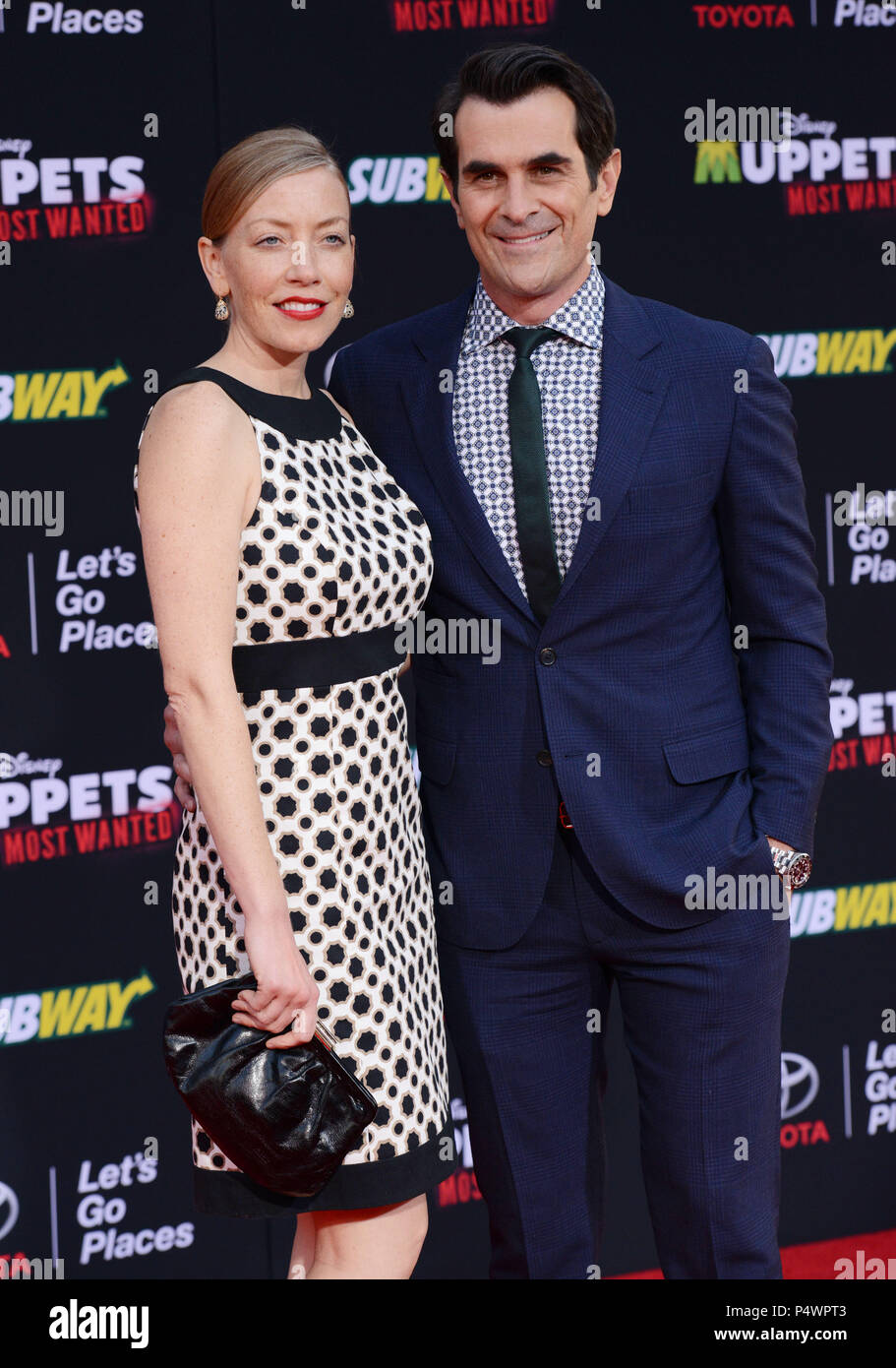 Ty burrell and wife 080 red carpet event hi-res stock photography and ...