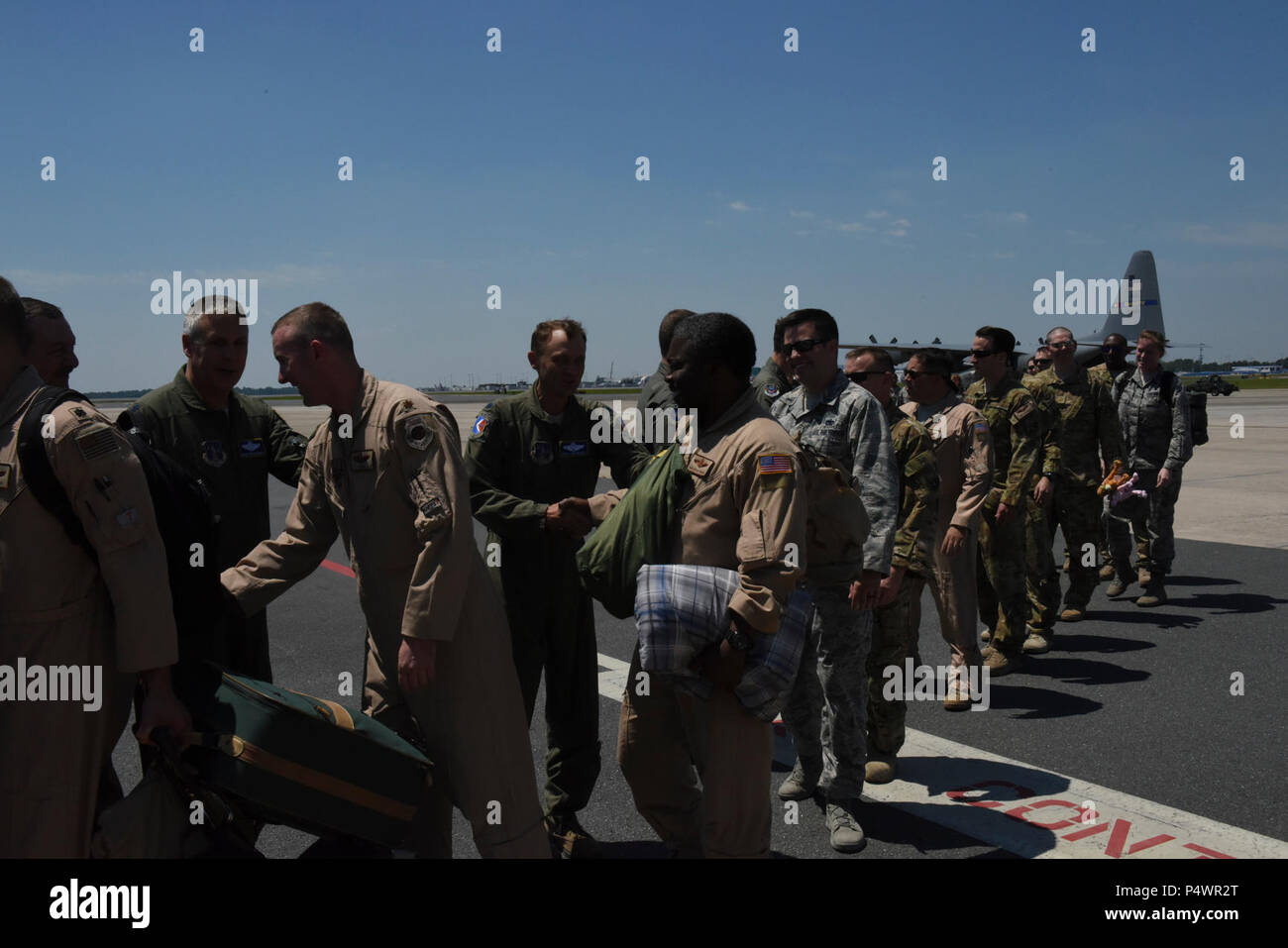 145th airlift wing hi-res stock photography and images - Alamy