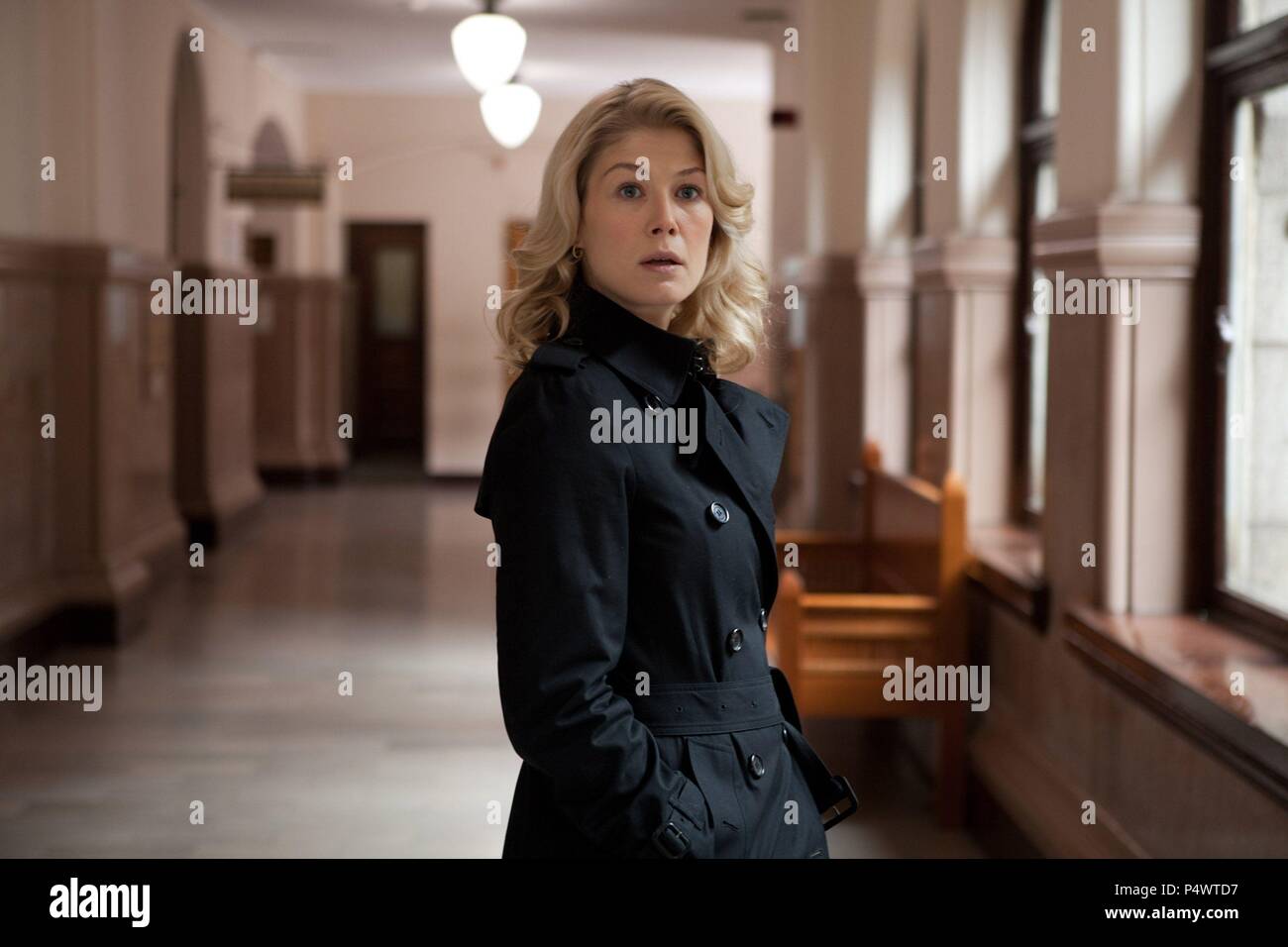 Rosamund Pike Jack Reacher Hot