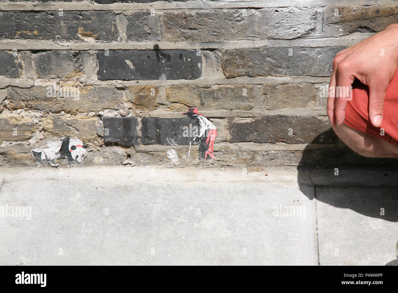 Miniature Street Art on the pavement / sidewalk of a street in London ...