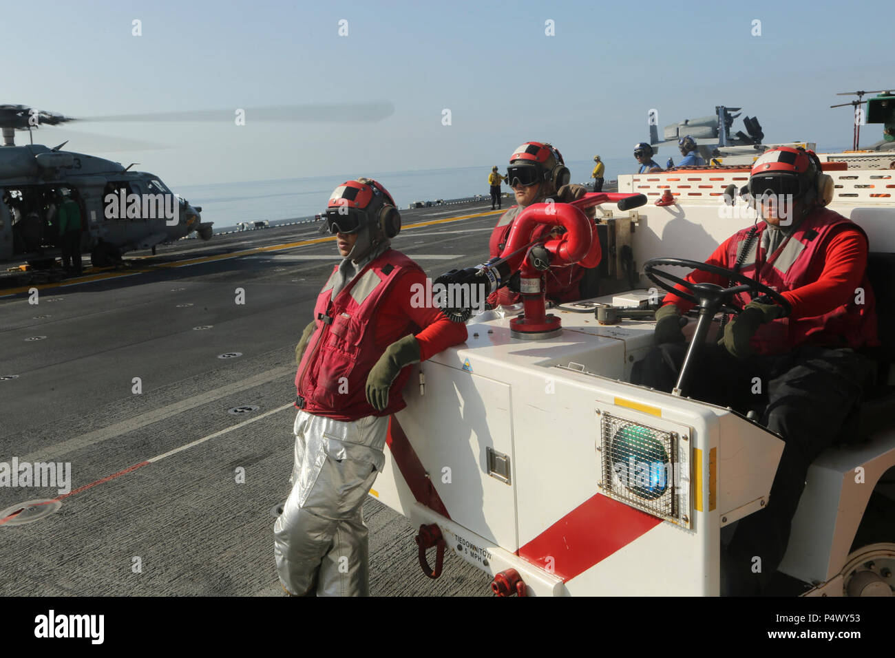 PACIFIC OCEAN -- Marines with Crash Fire and Rescue, Marine Medium ...