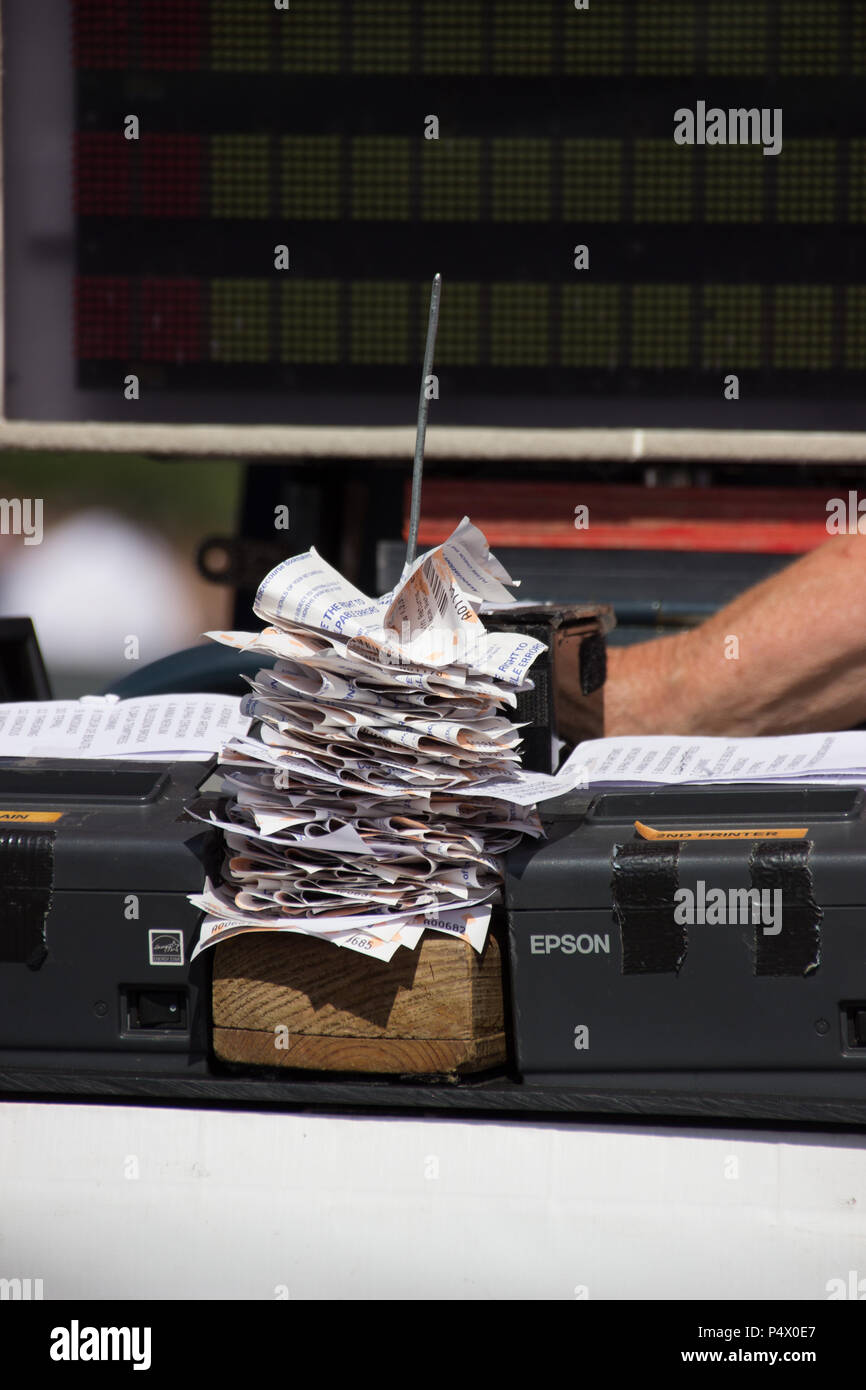 Bookies stand hi-res stock photography and images - Alamy