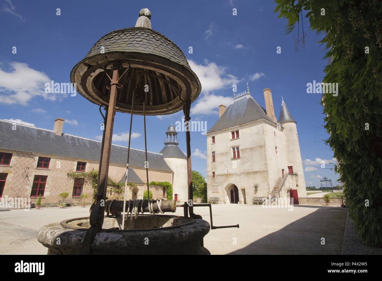 Chamerolles castle hi-res stock photography and images - Alamy