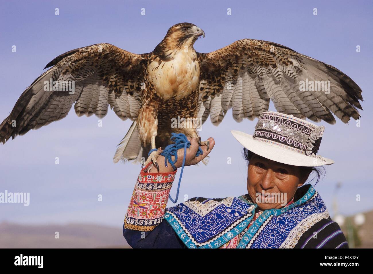 Indigenas peru hi-res stock photography and images - Alamy