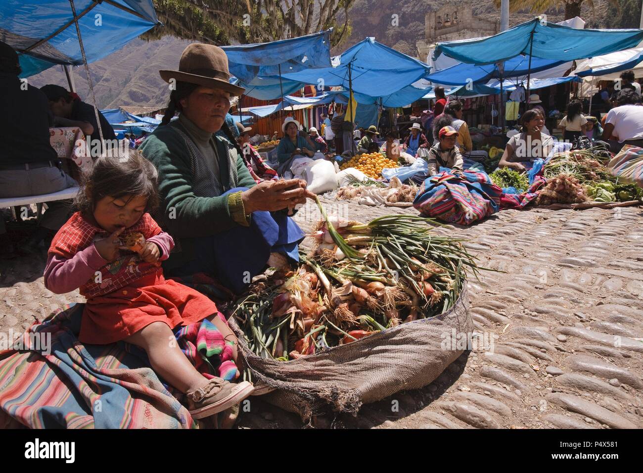 Woman street peddler hi-res stock photography and images - Alamy
