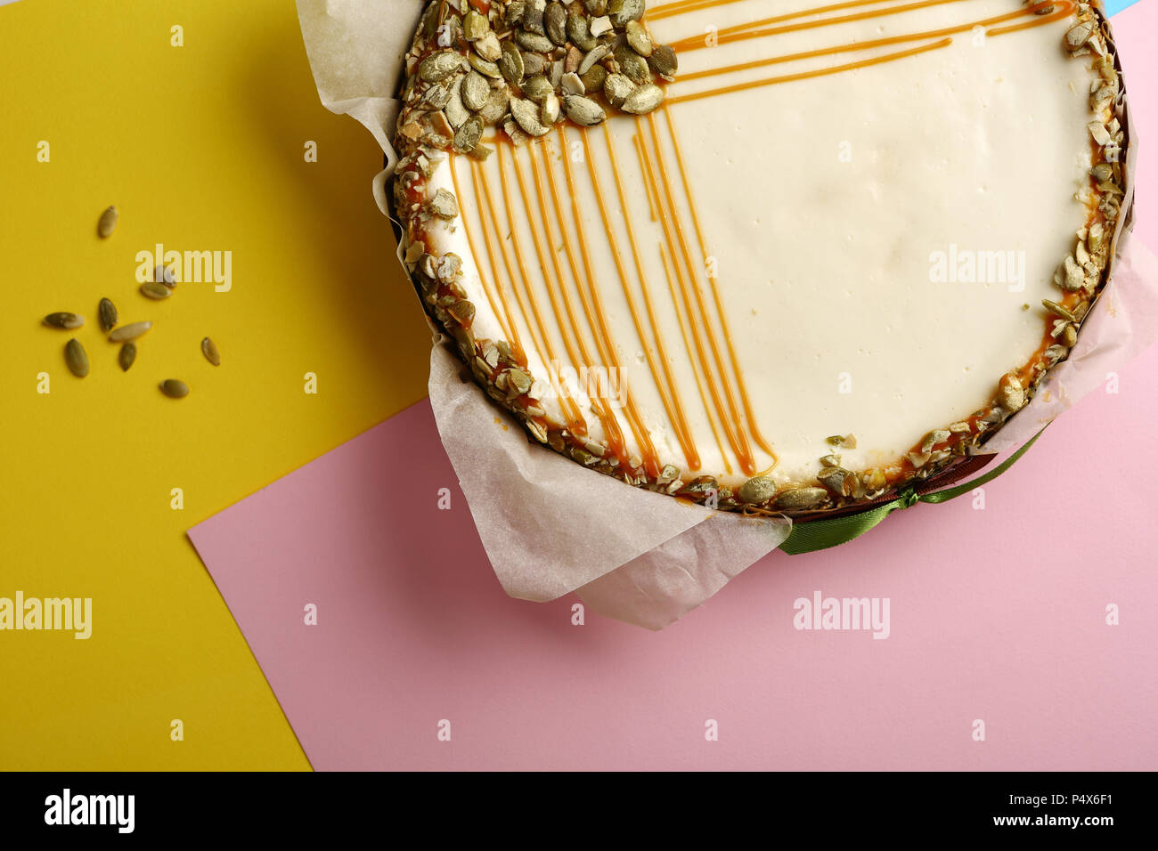 Cheesecake top view hi-res stock photography and images - Alamy