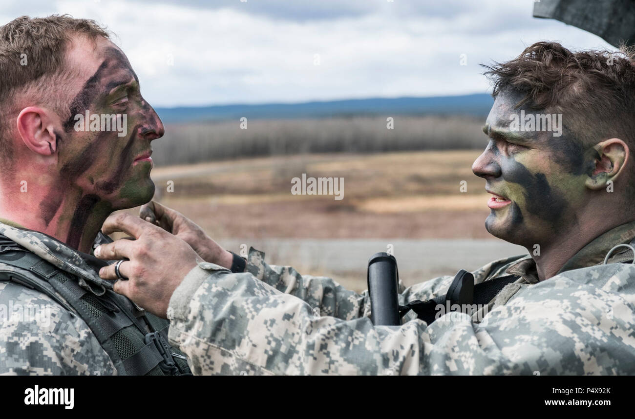 Members of 6th Brigade Engineer Battalion, 4th Infantry Brigade Combat ...