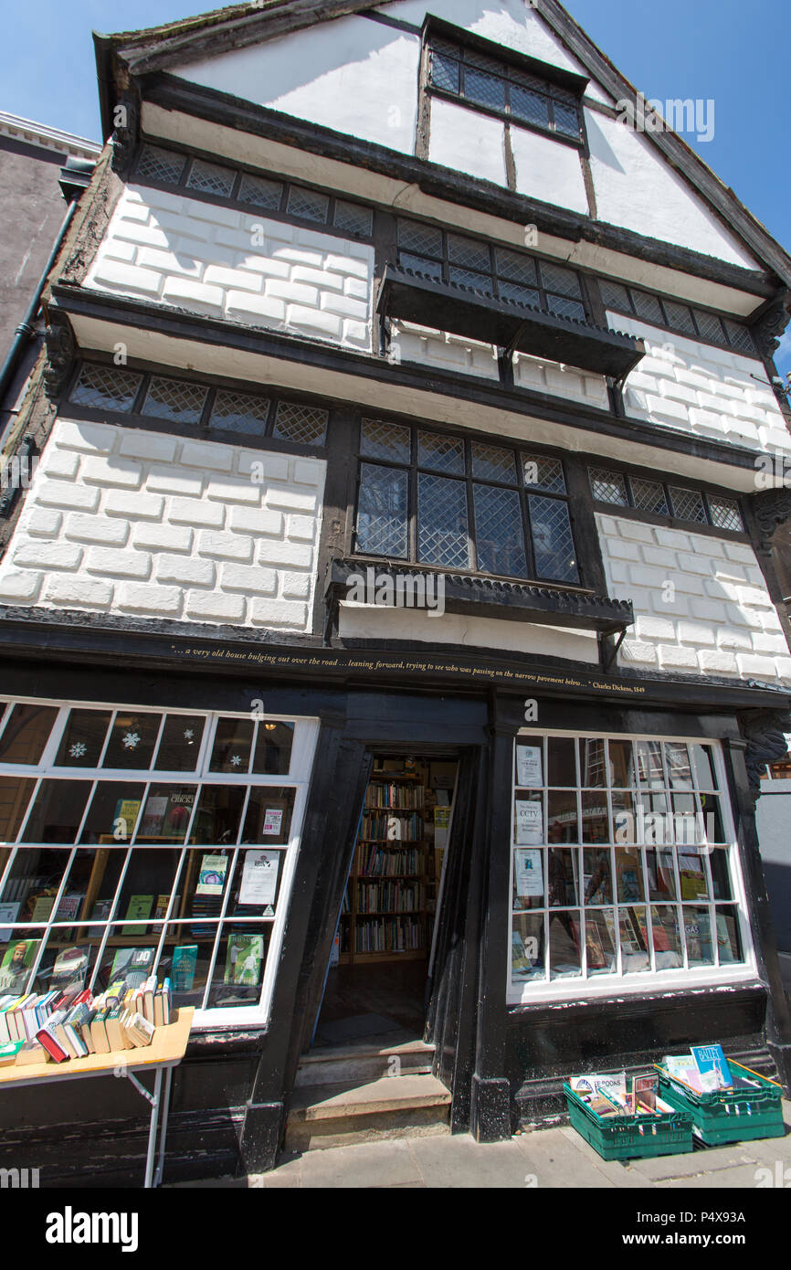 Quaint Book Shop Stock Photos & Quaint Book Shop Stock Images - Alamy