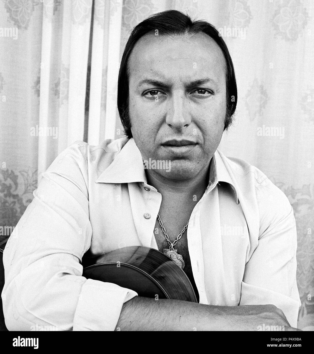 El guitarrista Paco Cepero Stock Photo - Alamy