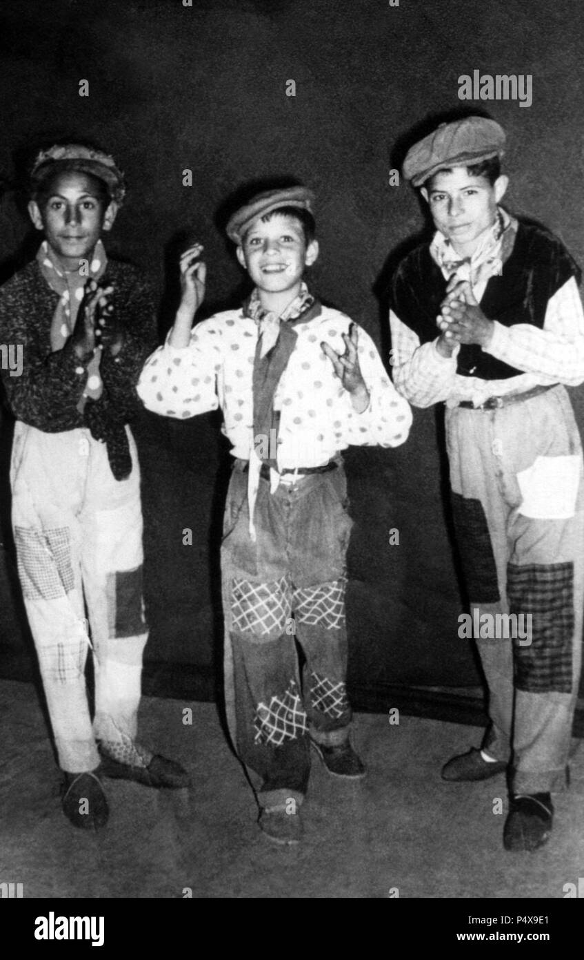 Camarón, Pepe Peña y Pijote en una chirigota, 'Los gitanillos'. 1962 ...