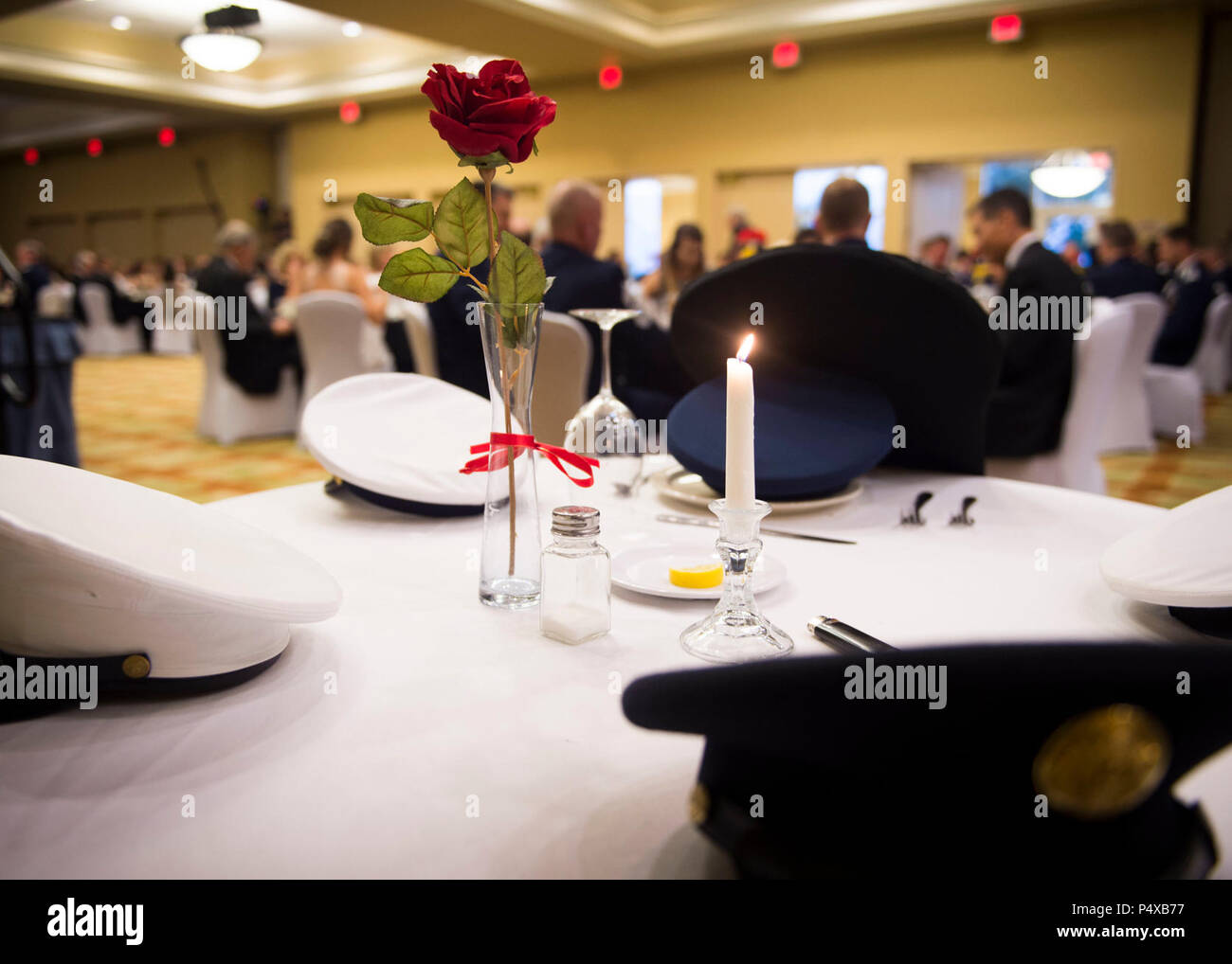 Mia pow table hi-res stock photography and images - Alamy