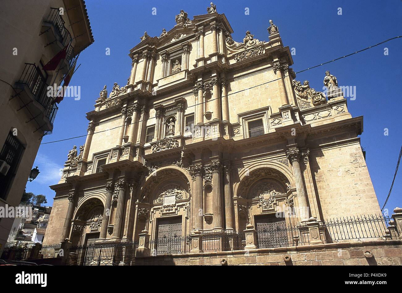 Fachada de la colegiata de san patricio hi-res stock photography and ... Fachada de la colegiata de san patricio hi-res stock photography and ...