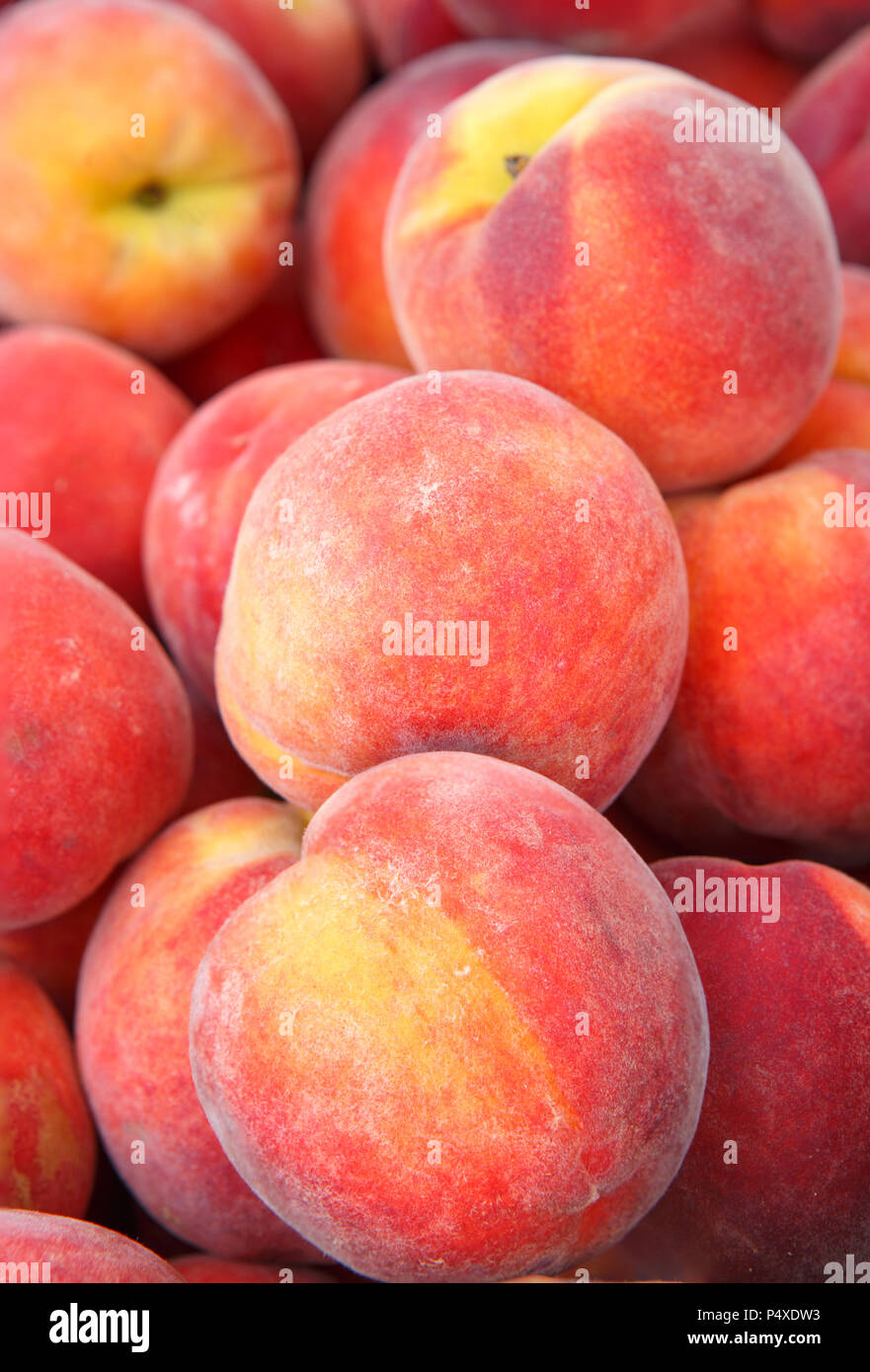 Peaches fresh ripe hi-res stock photography and images - Alamy