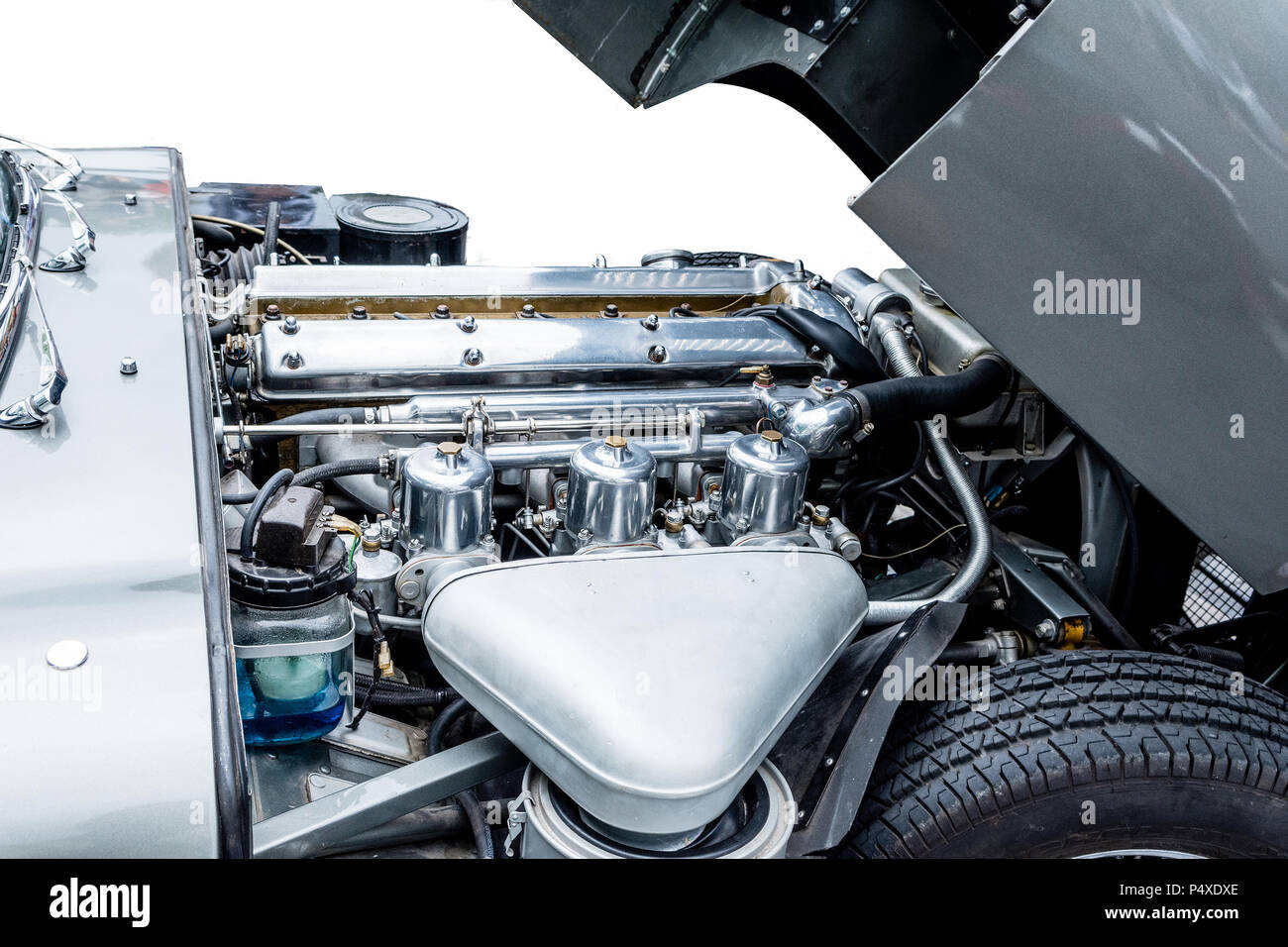 Chrome plated engine of a car hi-res stock photography and images - Alamy