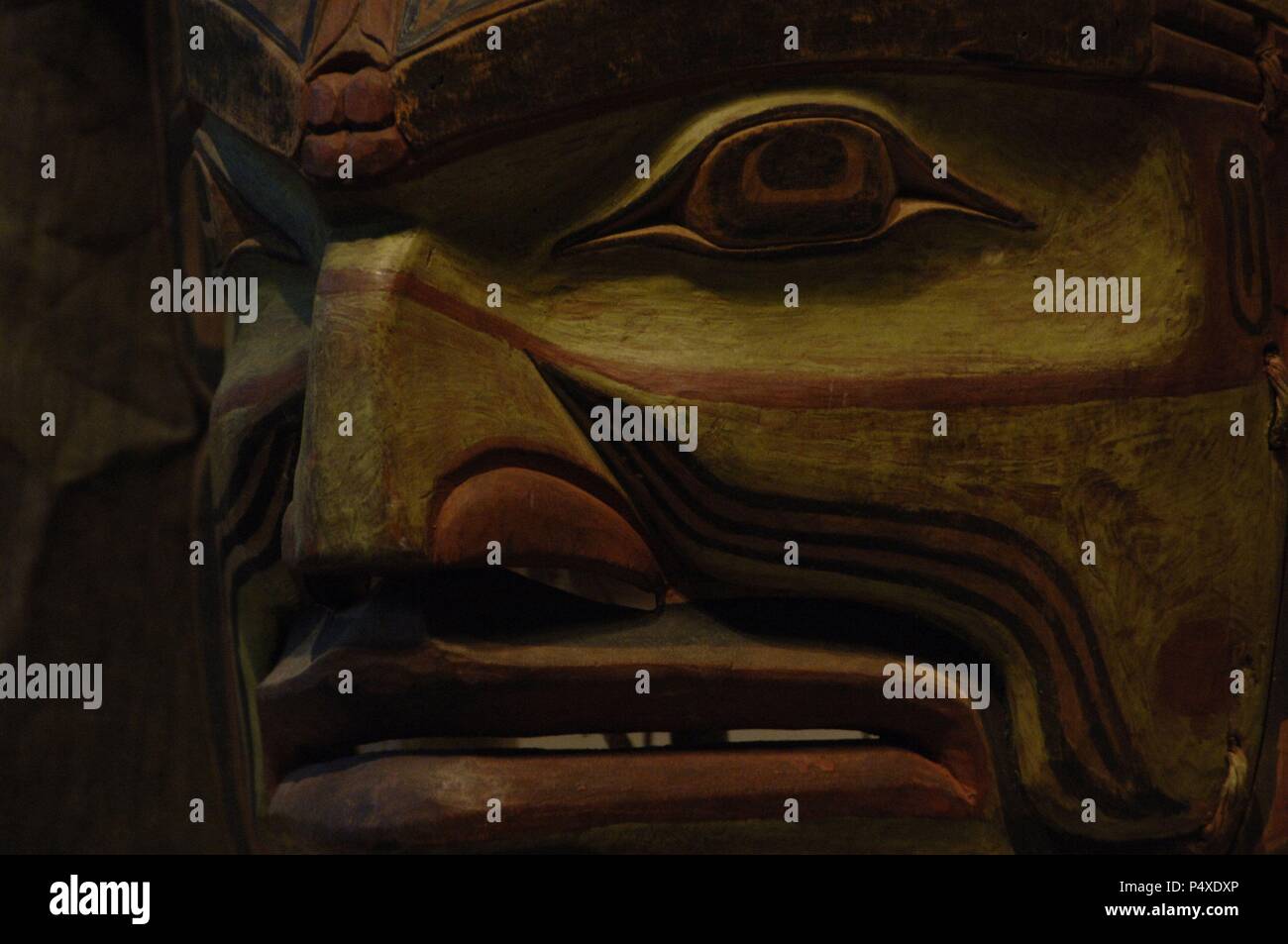 Kwakwaka mask hi-res stock photography and images - Alamy