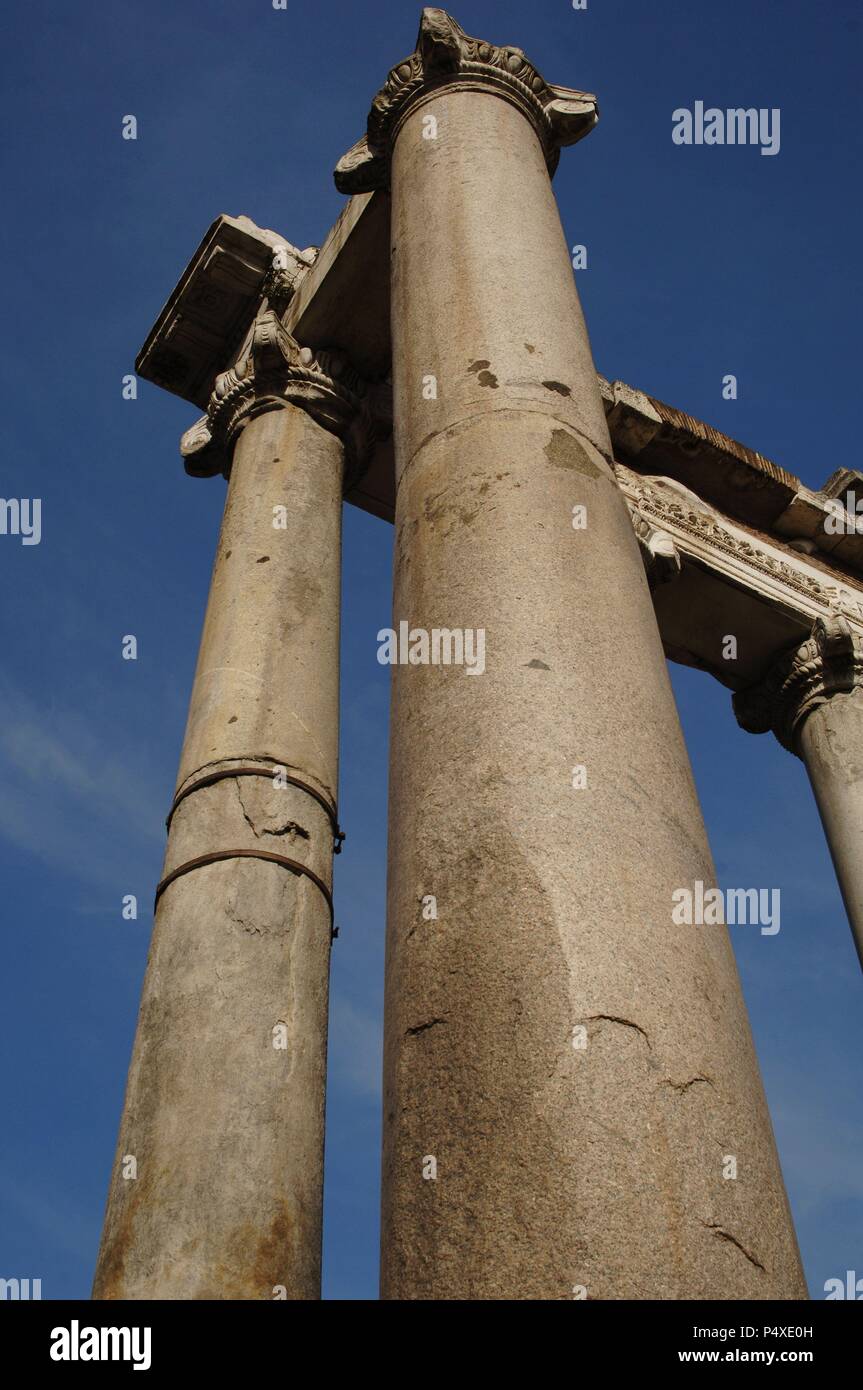 Italy. Rome. Temple of Saturn. 498 BC. Roman Forum Stock Photo - Alamy