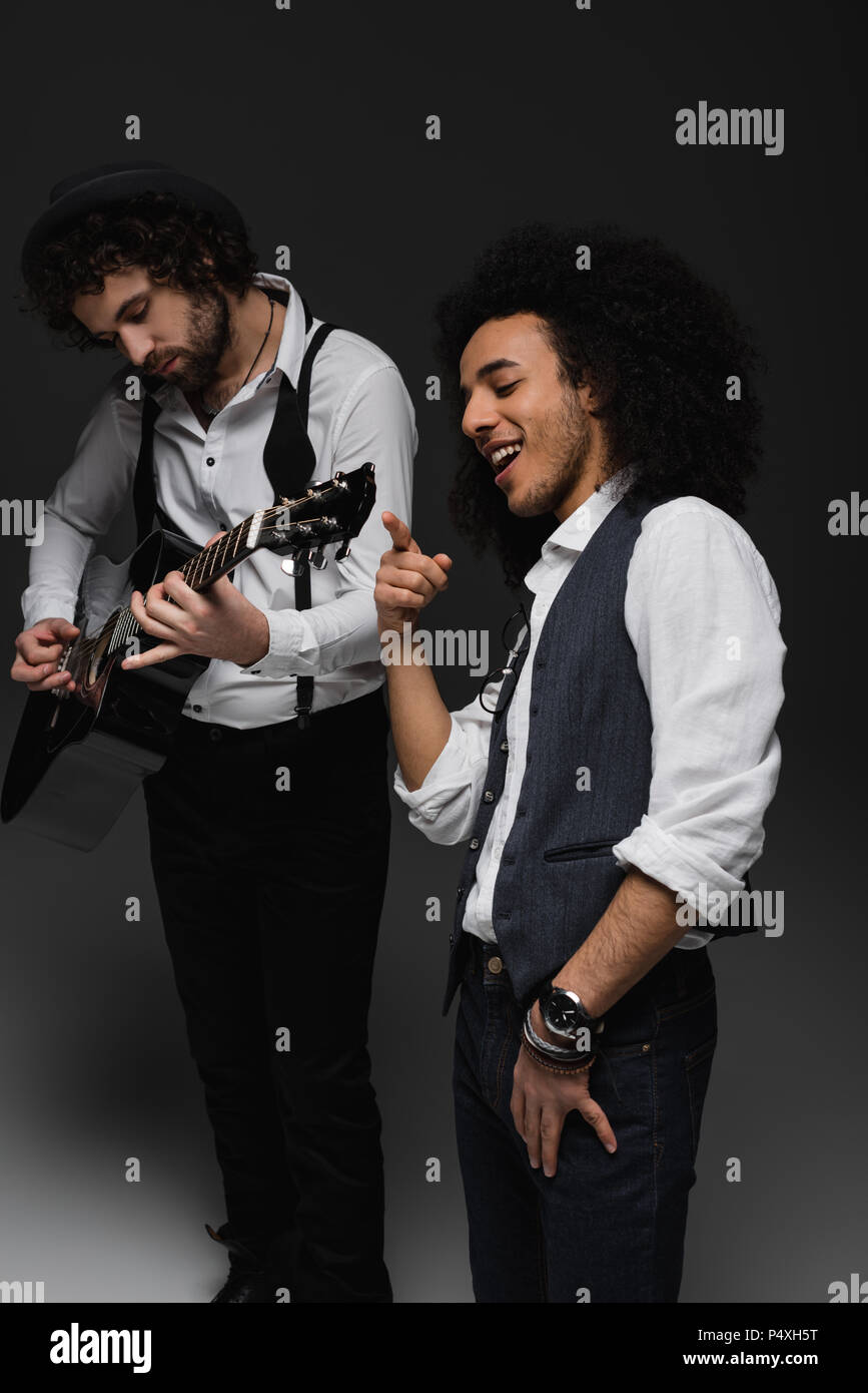 Duet and singing hi-res stock photography and images - Alamy