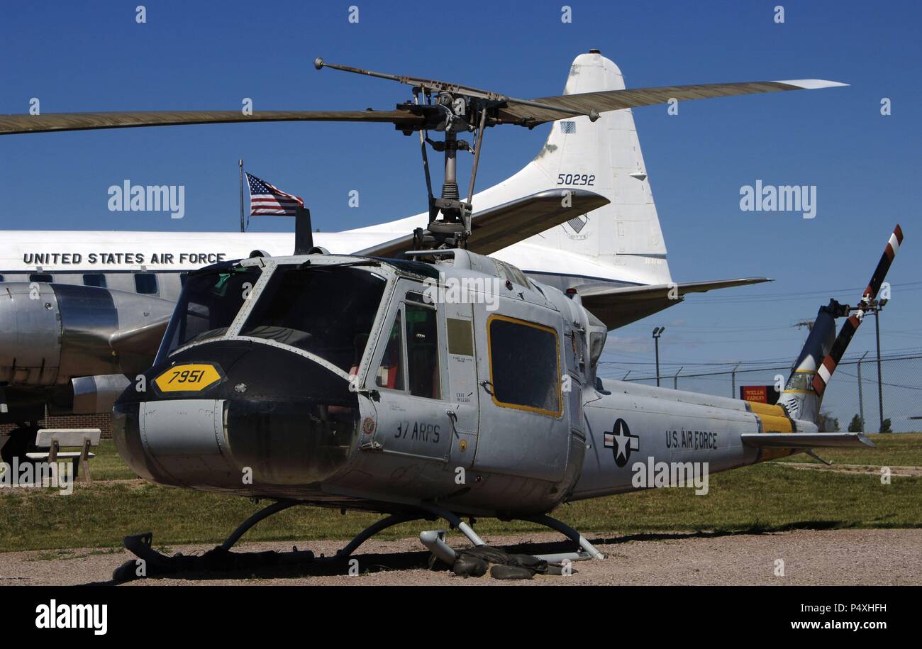 Iroquois uh1f hi-res stock photography and images - Alamy