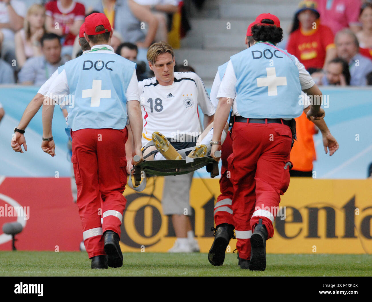 Injury paramedics football hi-res stock photography and images - Alamy
