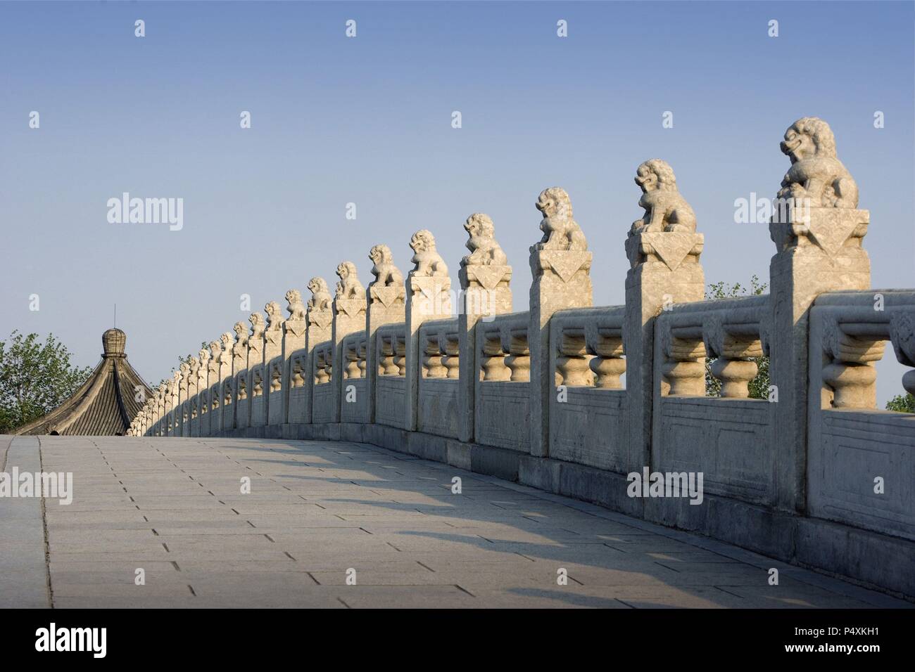 17 18th century china oriental art hi-res stock photography and images ...