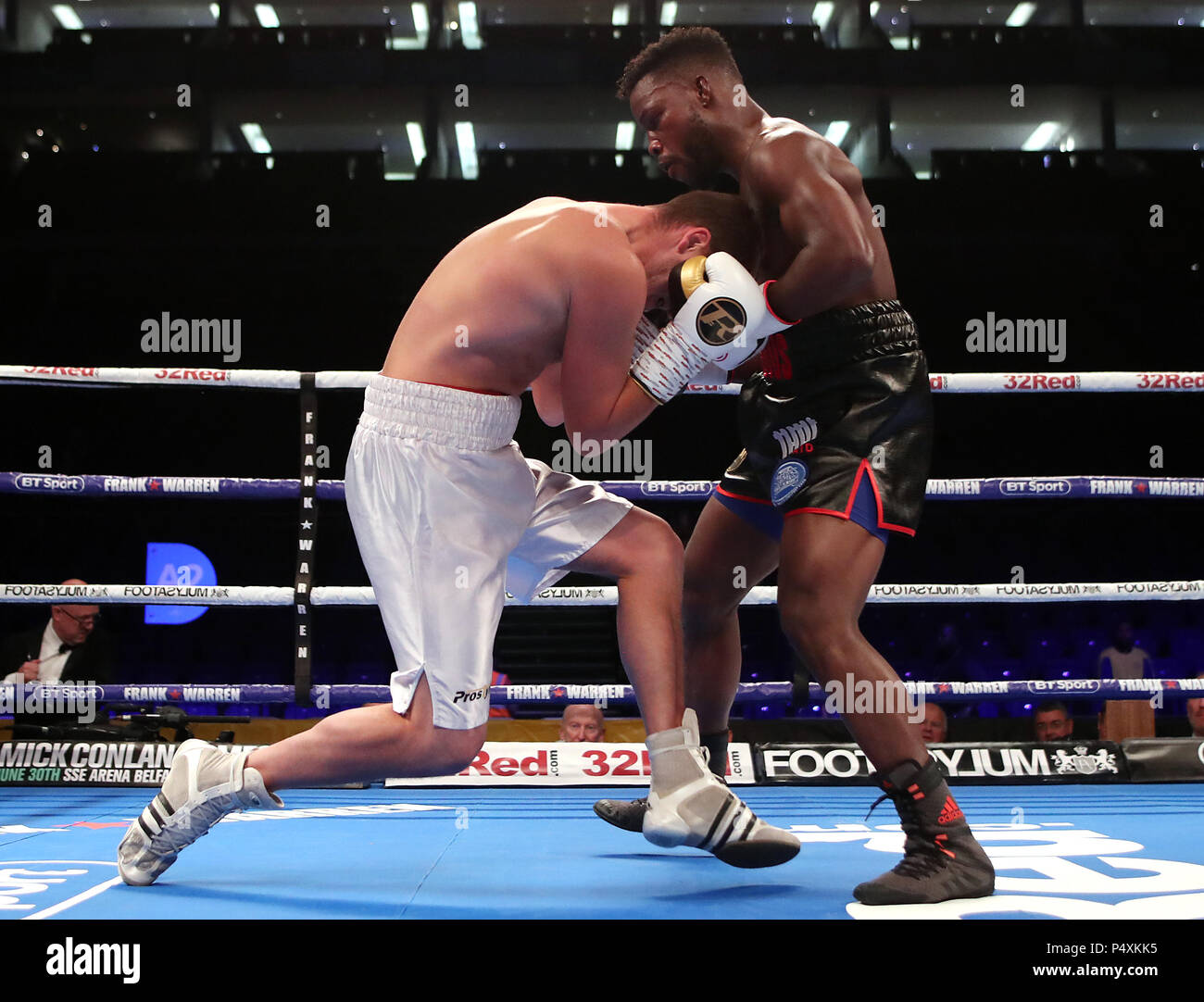 Raymond Sniedze (left) and Darryl Williams in the International Super ...