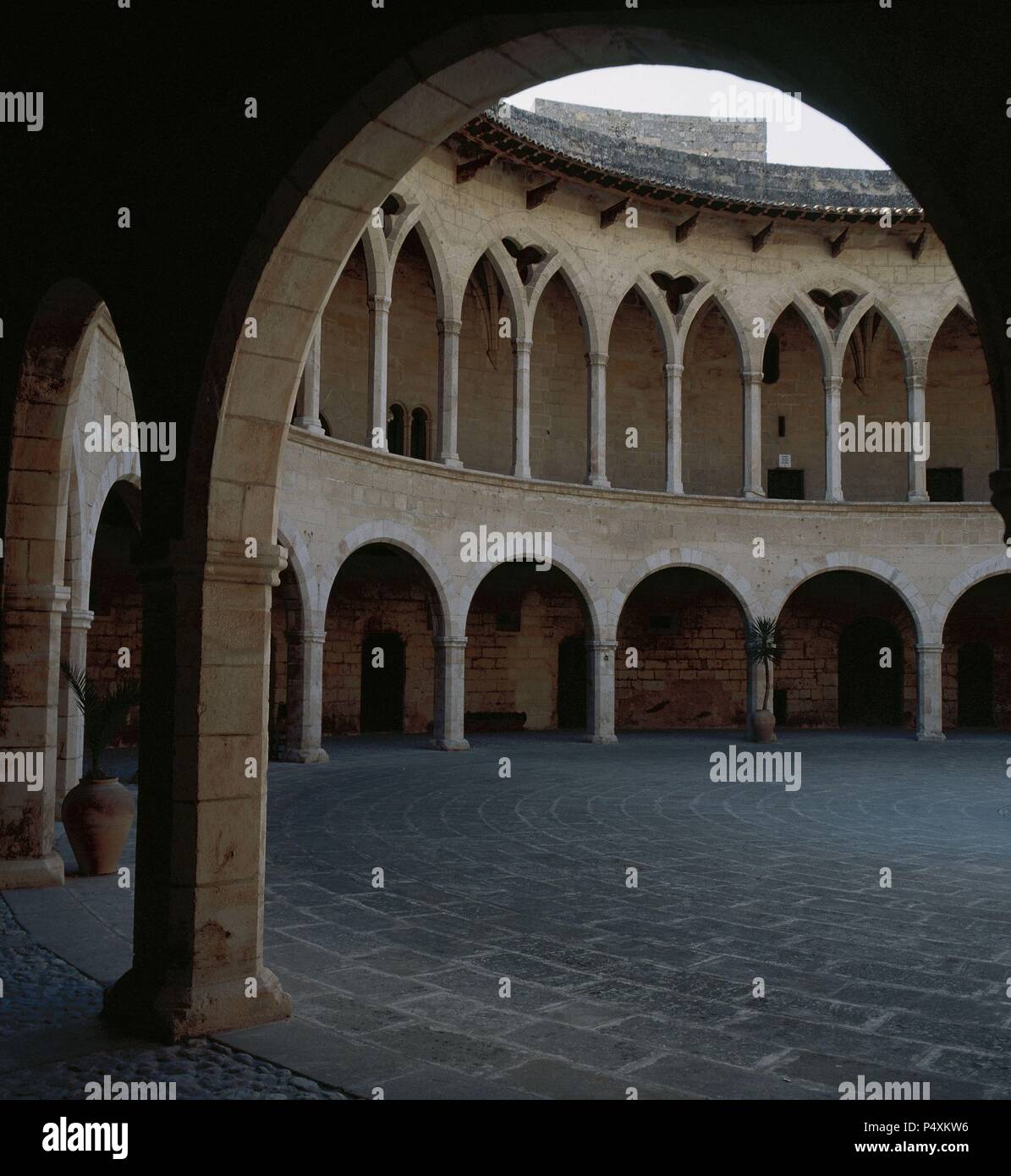 14th century blind arcade hi-res stock photography and images - Alamy