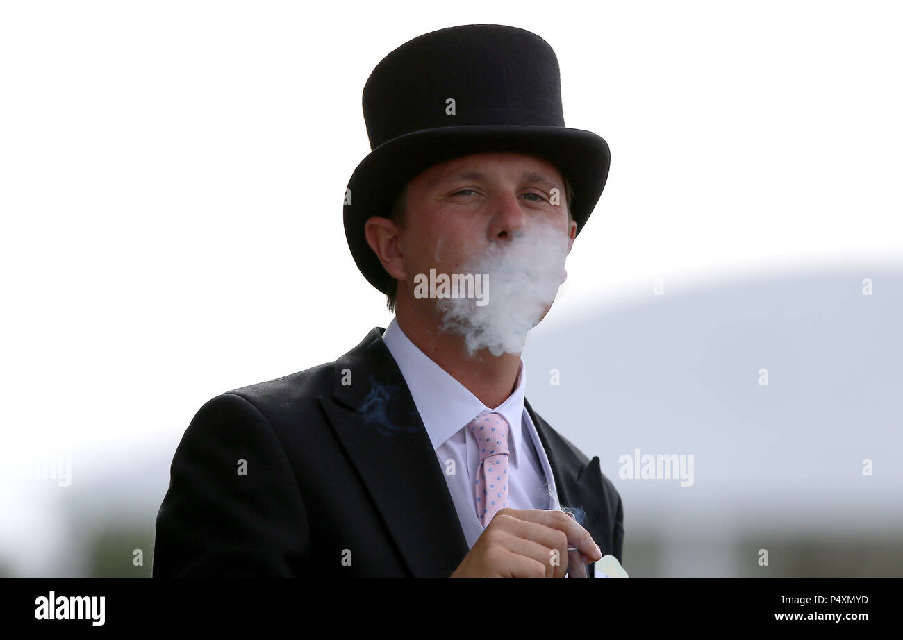 Half length top half cigar hi-res stock photography and images - Alamy