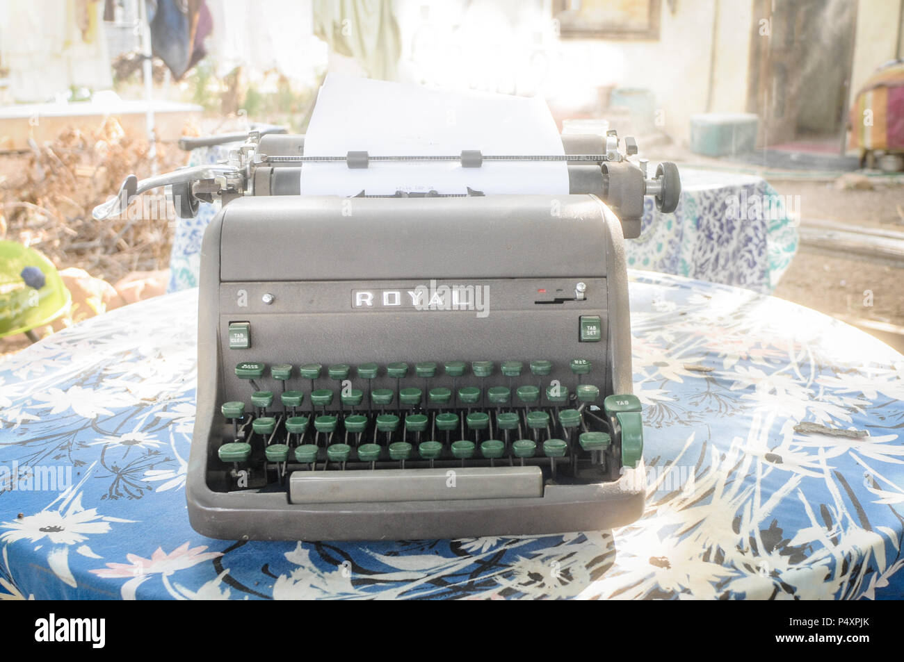 Royal manual typewriter Stock Photo - Alamy