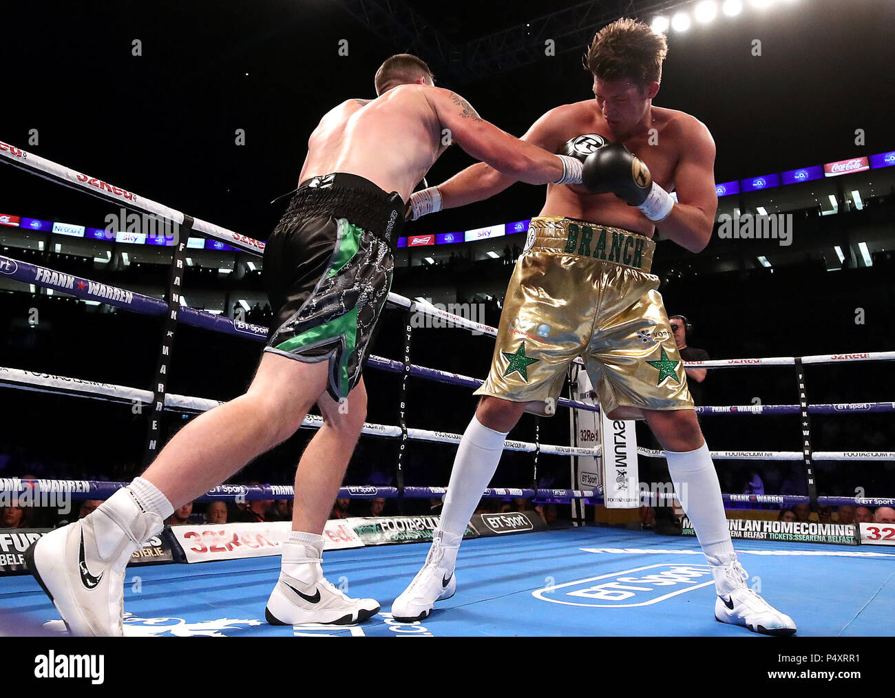 Kevin Williams (left) and James Branch Jr. in the Cruiserweight Contest ...