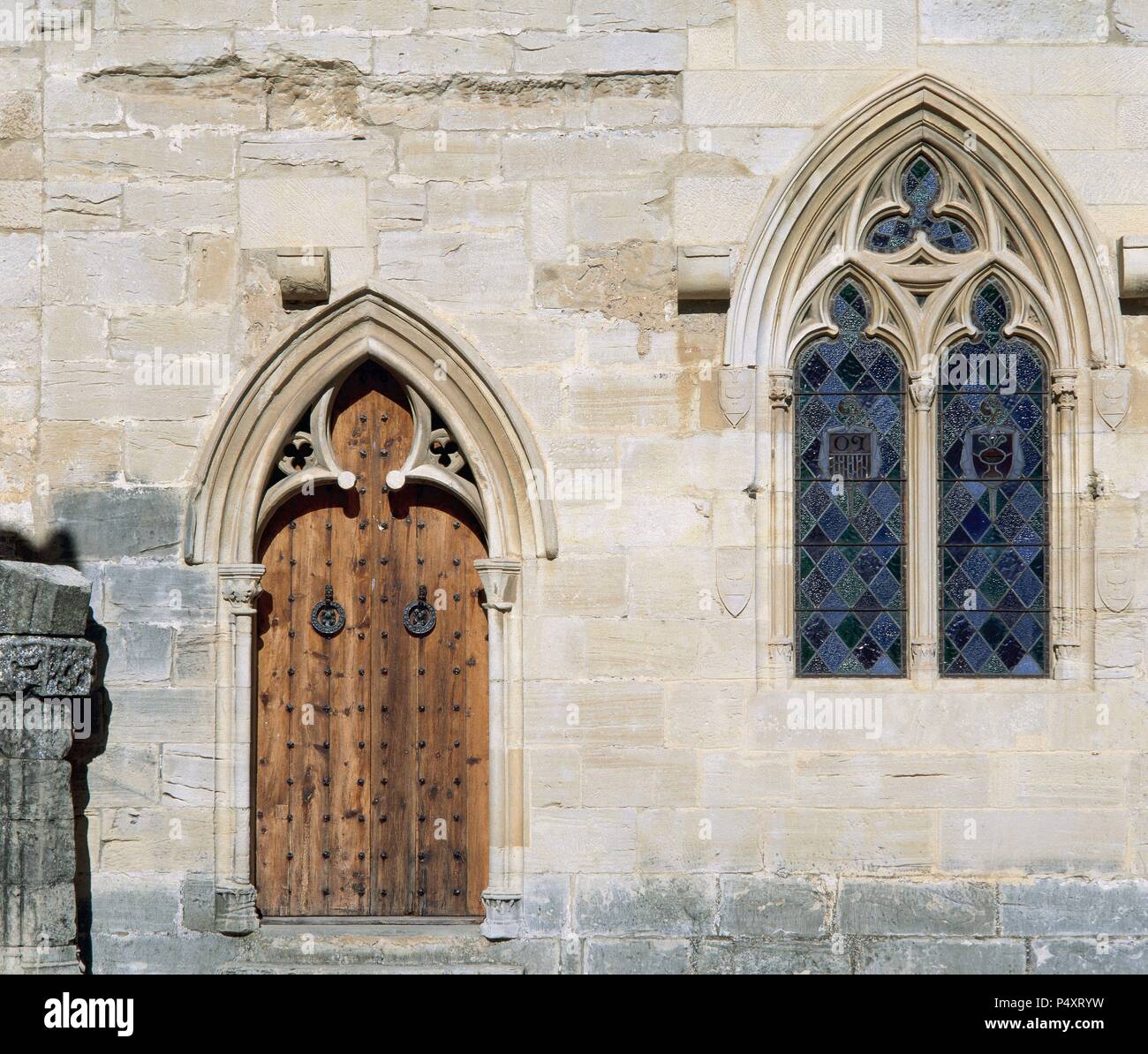 Ogival arches hi-res stock photography and images - Alamy