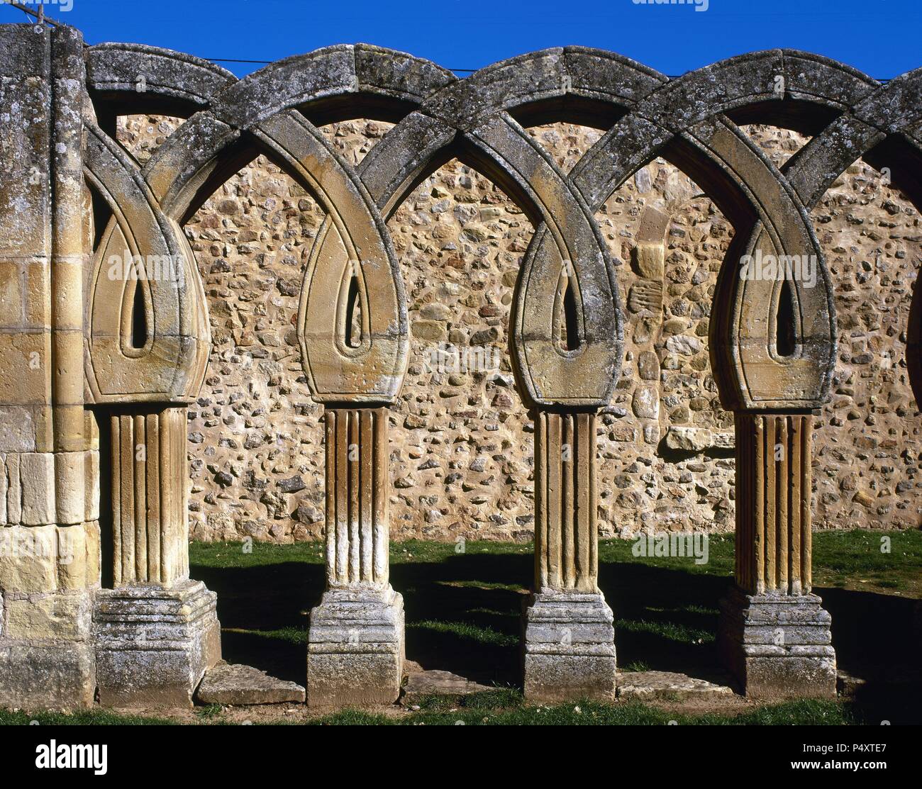 Interlacing arch hi-res stock photography and images - Alamy