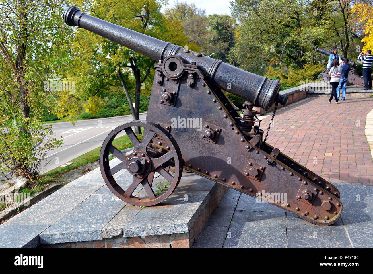 Cannon in the city hi-res stock photography and images - Alamy