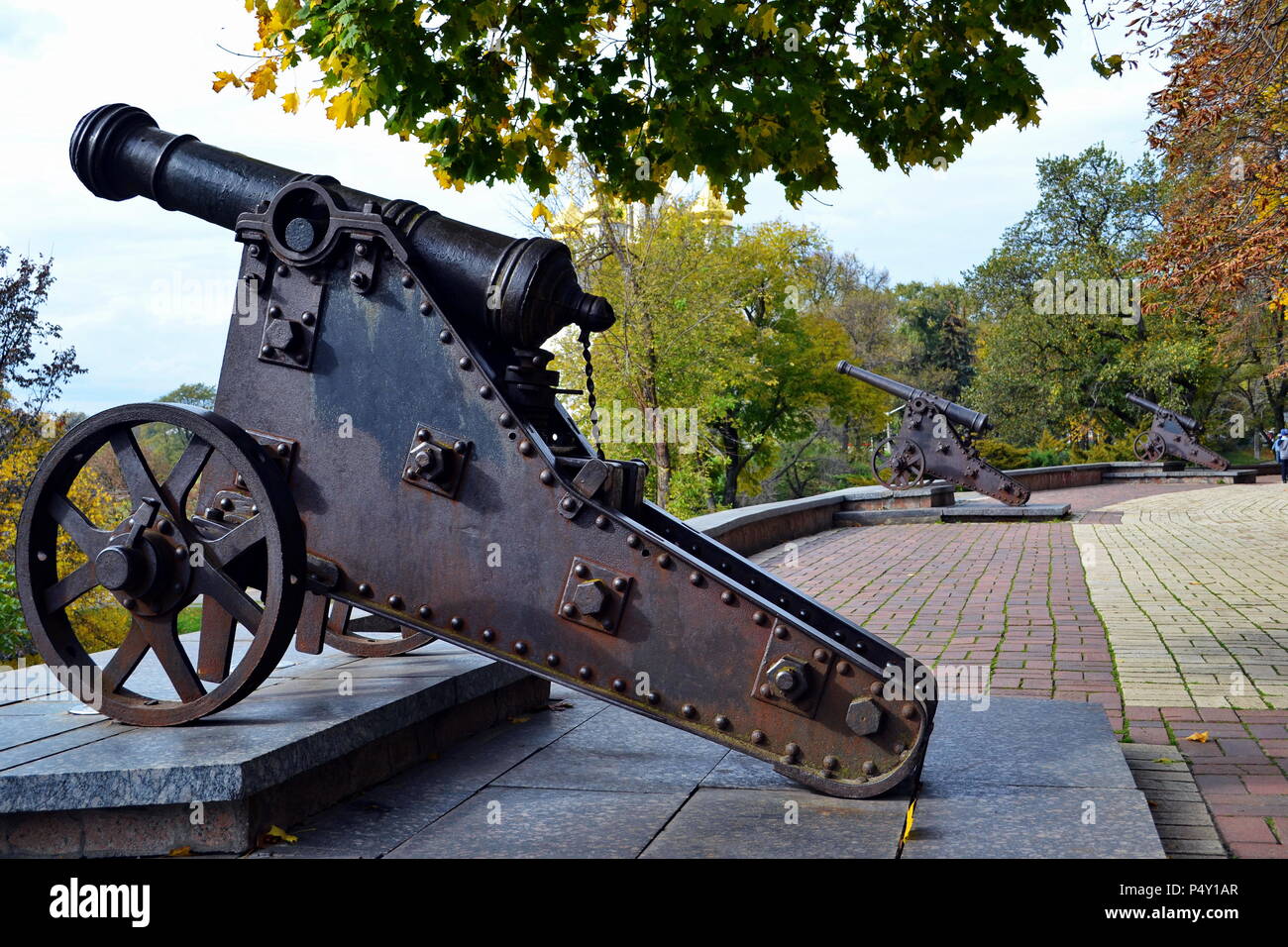 Cannon in the city hi-res stock photography and images - Alamy