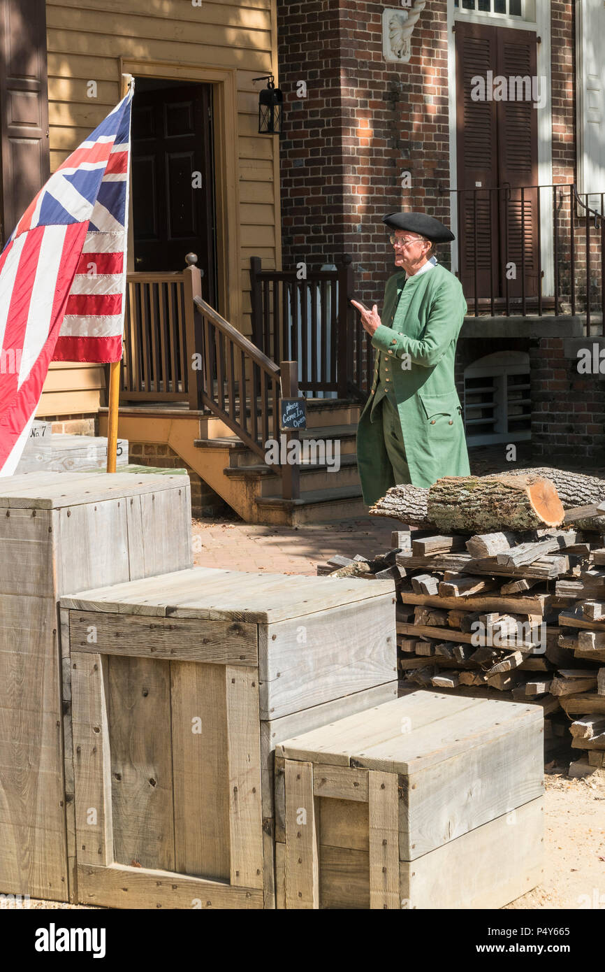 Costumed interpreter in Colonial Williamsburg Stock Photo - Alamy