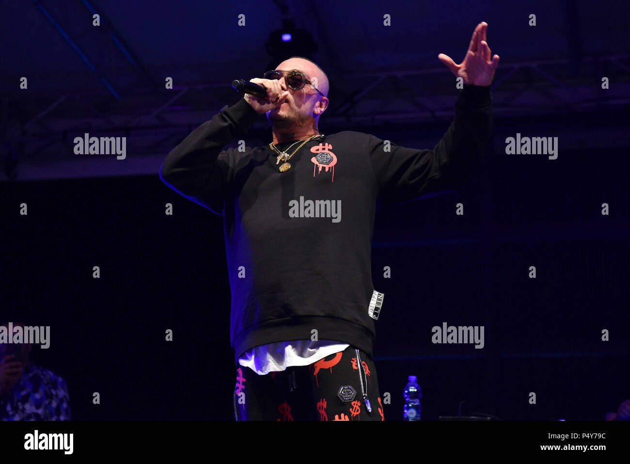 Gue concert hi-res stock photography and images - Alamy